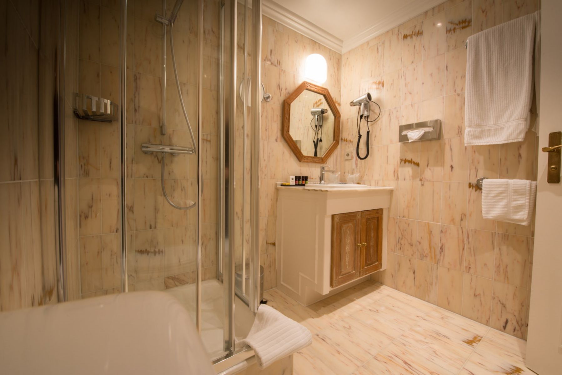 Hotel Manos Stephanie i Bruxelles - Få de bedste tilbud!