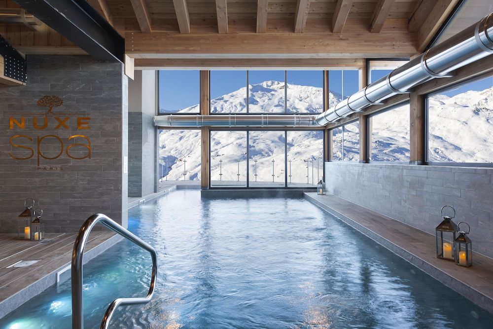 Ours Blanc Hotel & Spa i Les Belleville - Få de bedste tilbud!