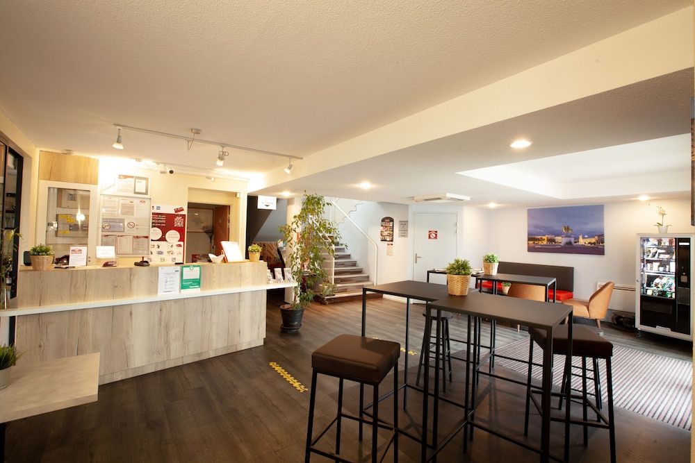 Best Hotel Lyon St Priest i Saint-Priest - Få de bedste tilbud!