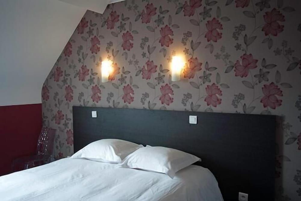 Logis Hôtel Le Chene Dore i La Loupe - Få de bedste tilbud!