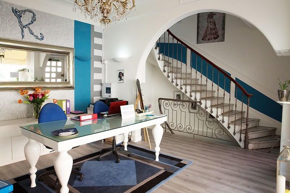 Hotel Regency i Roquebrune-Cap-Martin - Få de bedste tilbud!