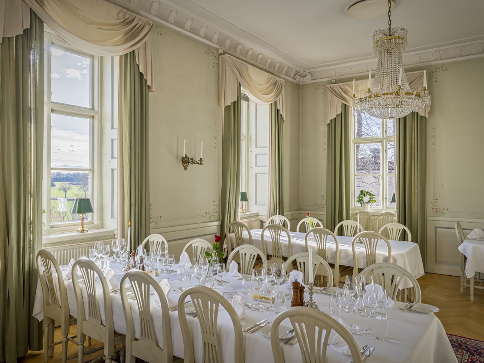 Haga Slott i Enkøping - Få de bedste tilbud!