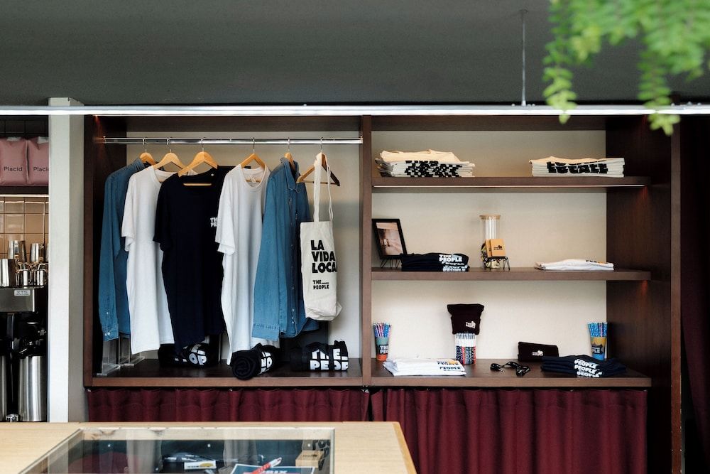 The People Lyon i Lyon - Få de bedste tilbud!