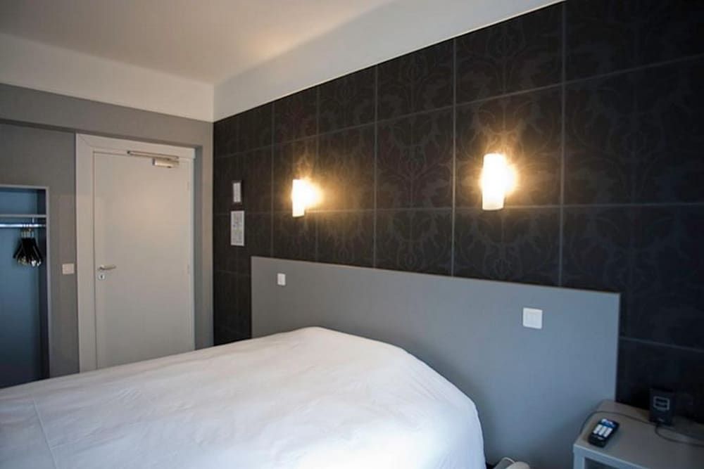 Logis Hôtel Le Chene Dore i La Loupe - Få de bedste tilbud!