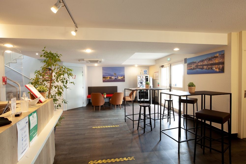 Best Hotel Lyon St Priest i Saint-Priest - Få de bedste tilbud!